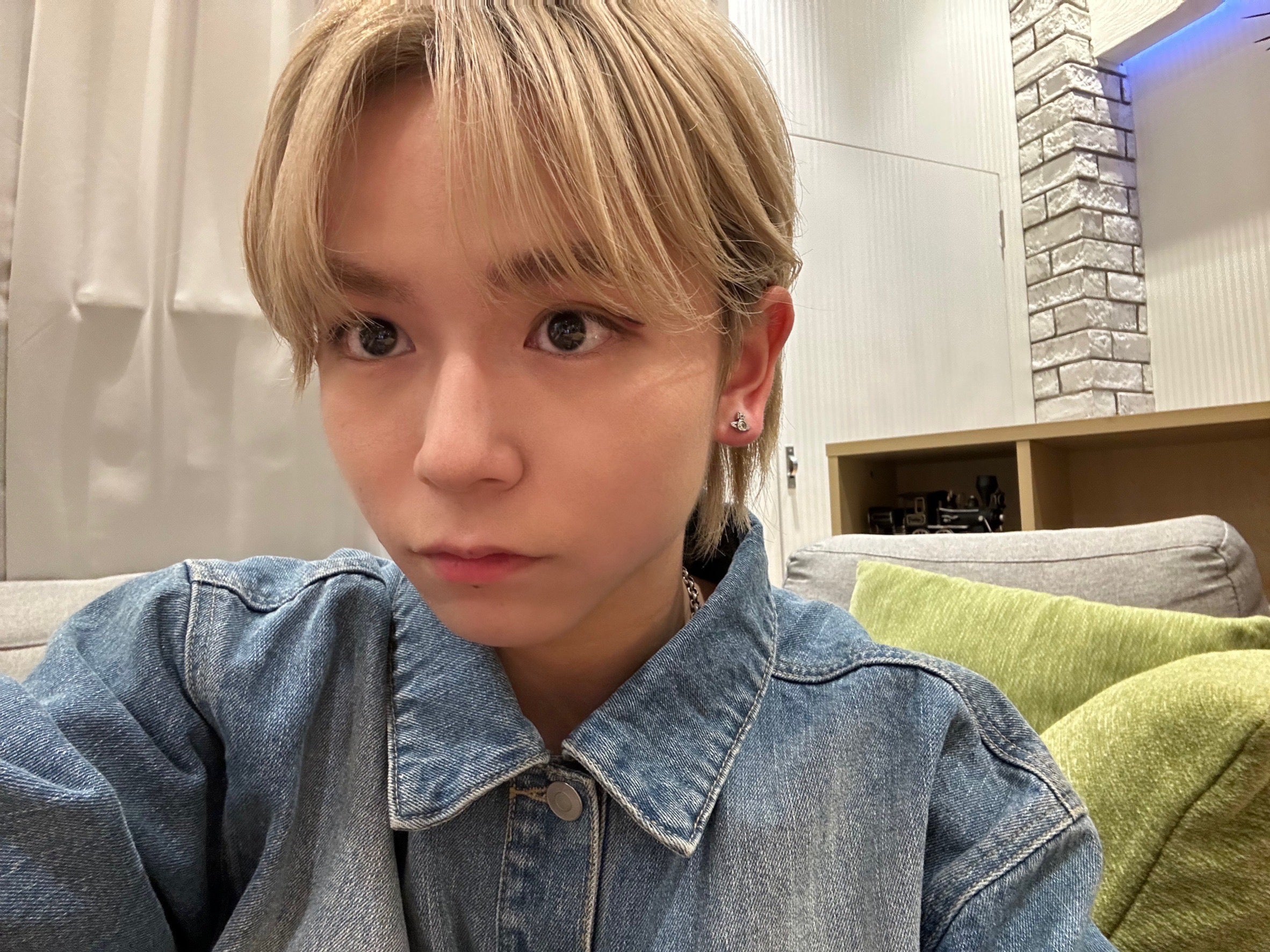 投稿 | CL - LDH所属アーティストの動画・MV視聴サービス