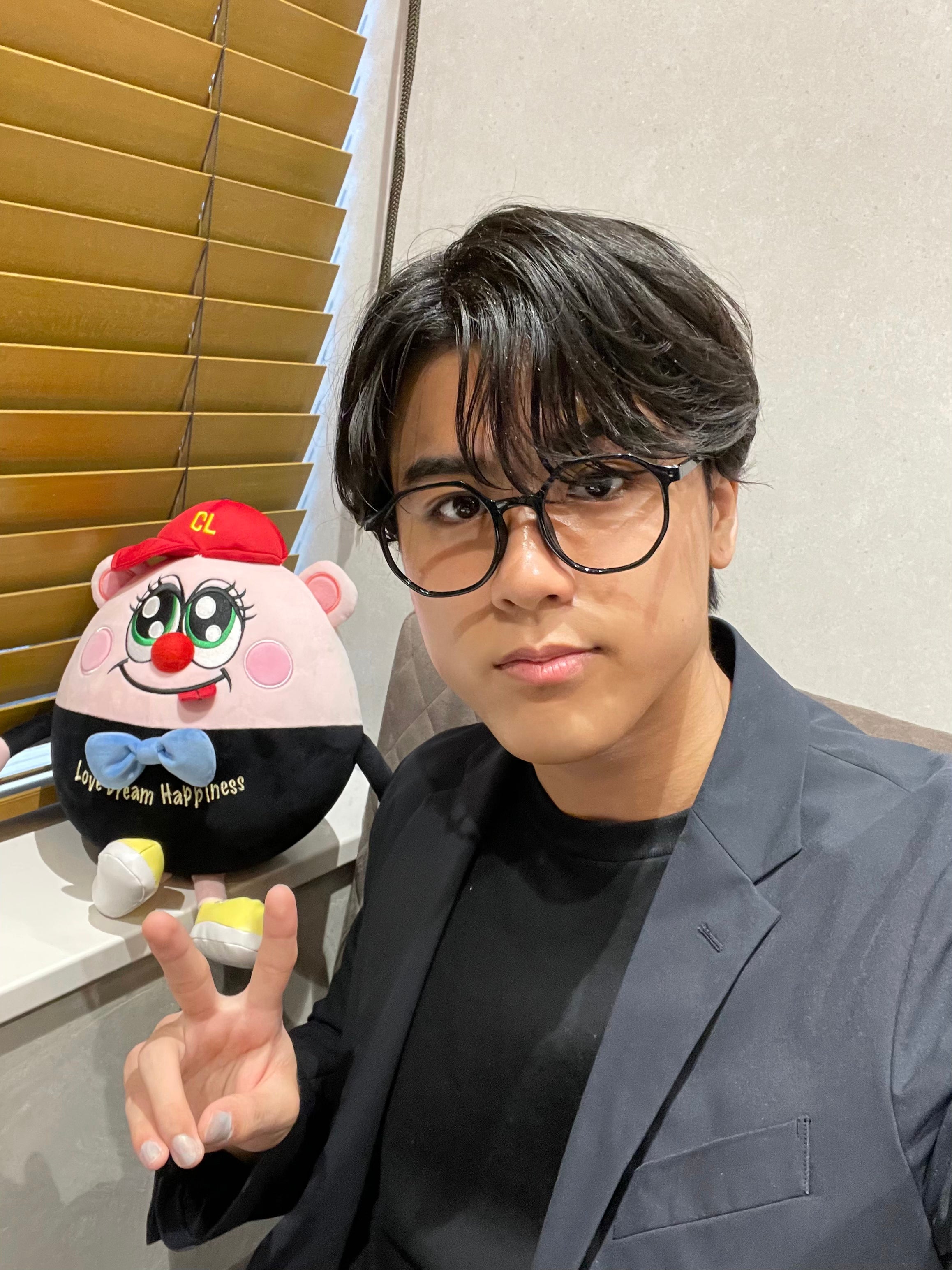 投稿 | CL - LDH所属アーティストの動画・MV視聴サービス