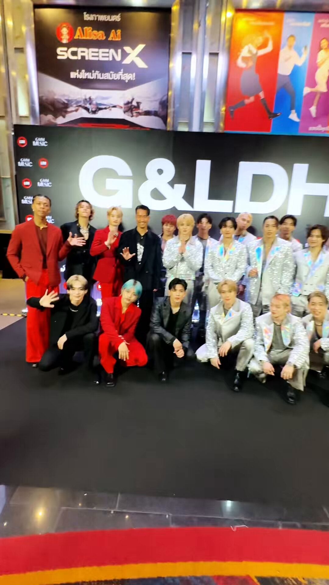 投稿 | CL - LDH所属アーティストの動画・MV視聴サービス